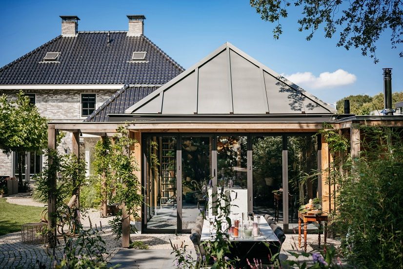Tuinkamer met zinken dak | Brandola Houtbouw